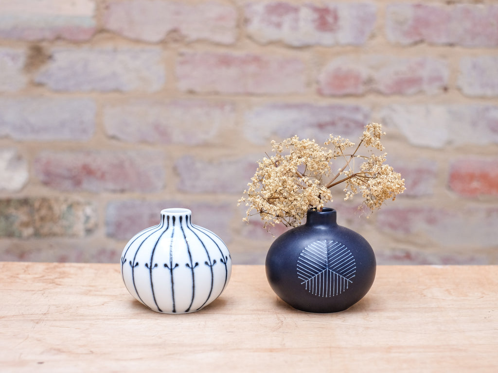 Hakusan Cocoon Vase -CIBI